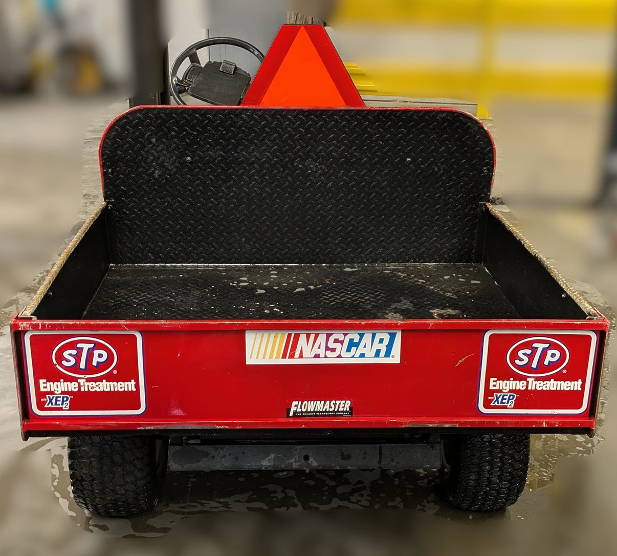 E-Z-GO Textron Utility Golf Cart GXT-800 with metal cargo bed and tail ...